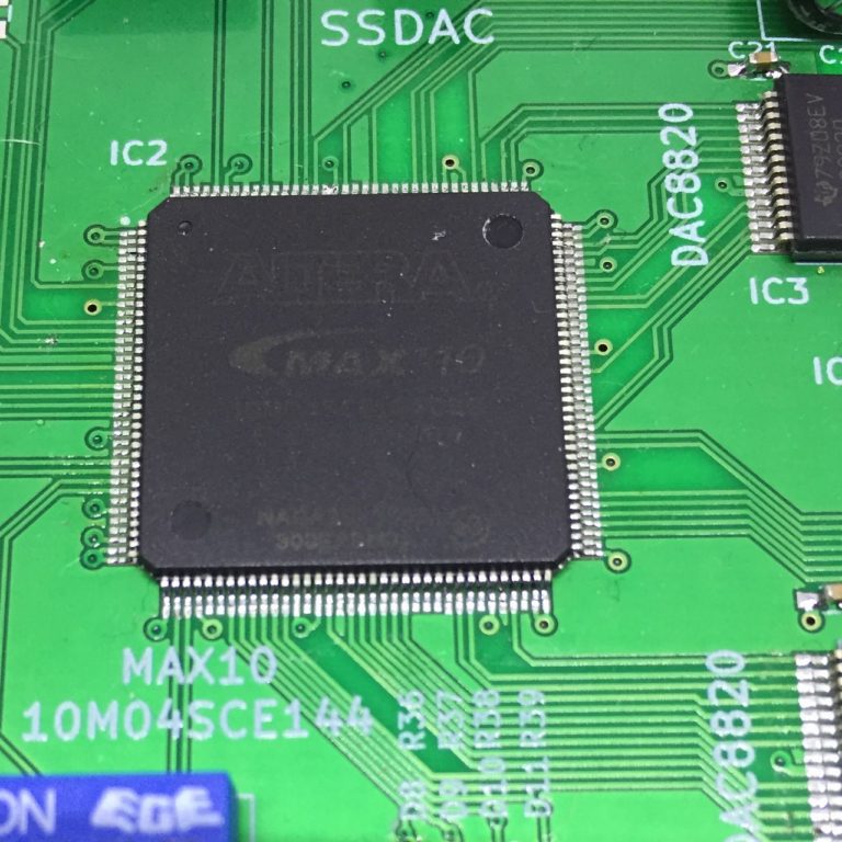 SSDAC が起動しなくなるのはFPGA（MAX10）のコンフィグレーションピンの未処理が原因